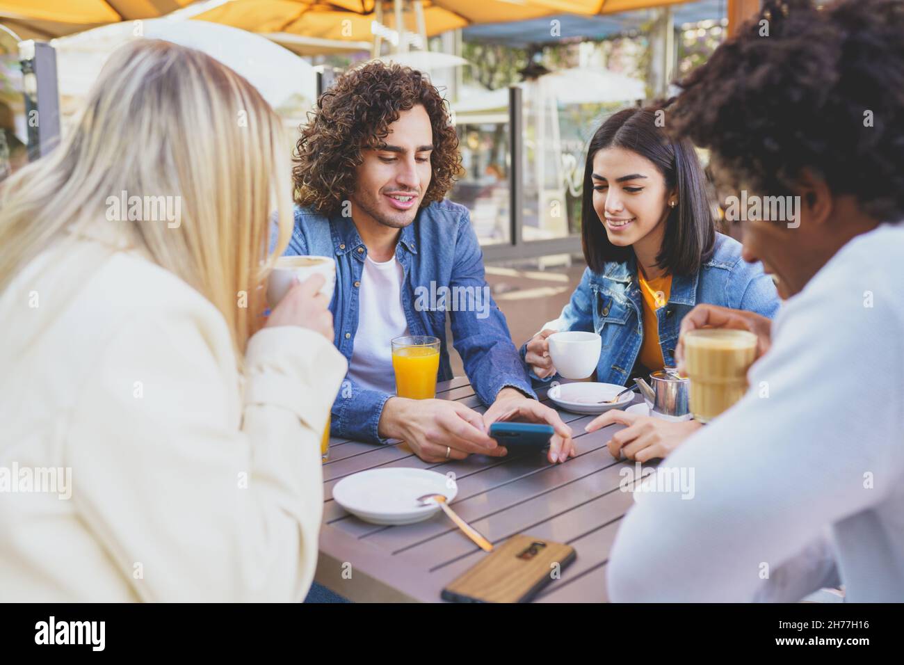 Students bar juice hi-res stock photography and images - Alamy
