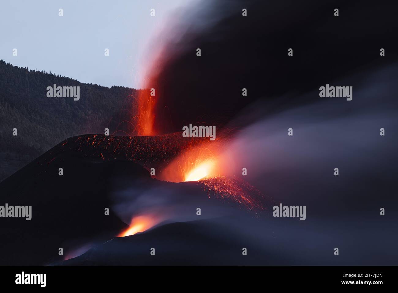 The eruption of the La Palma volcano in Spain Stock Photo - Alamy