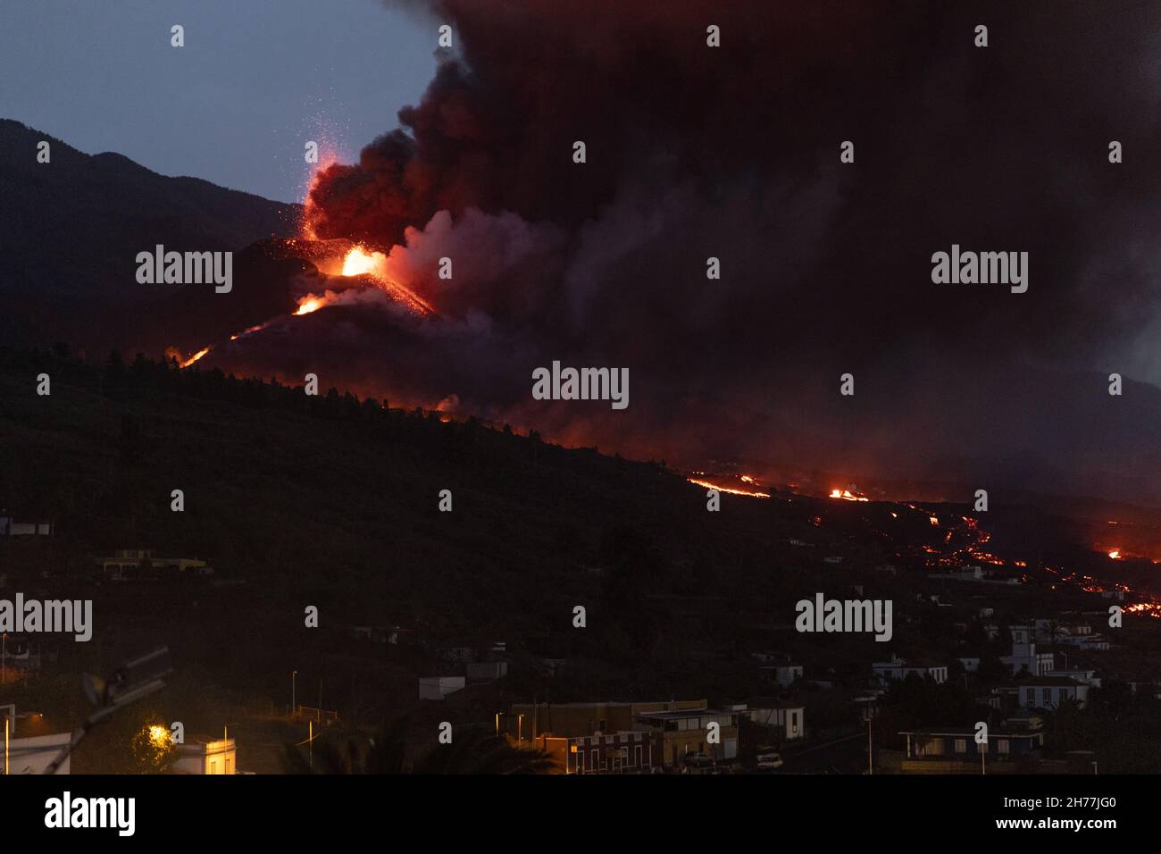 The eruption of the La Palma volcano in Spain Stock Photo - Alamy