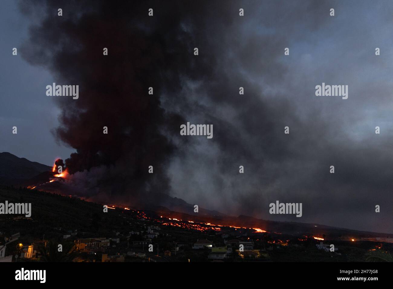 The eruption of the La Palma volcano in Spain Stock Photo - Alamy