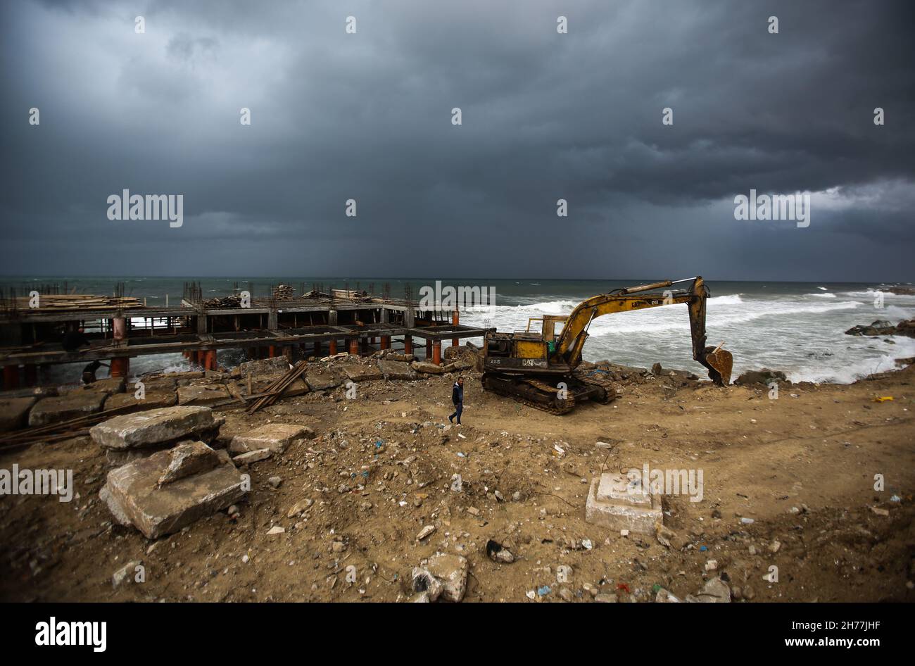 Palestinian beach restaurant hi-res stock photography and images - Alamy