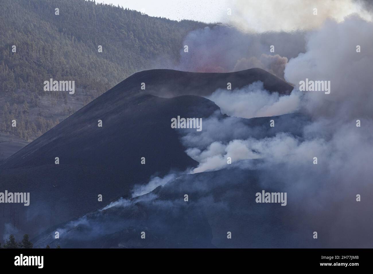 The eruption of the La Palma volcano in Spain Stock Photo - Alamy