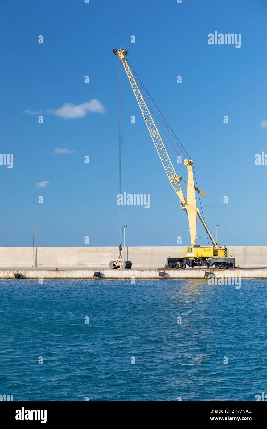 Vertical shot crane on hi-res stock photography and images - Alamy