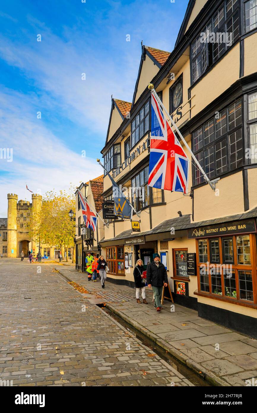 Cobbled historic market square hi-res stock photography and images - Alamy