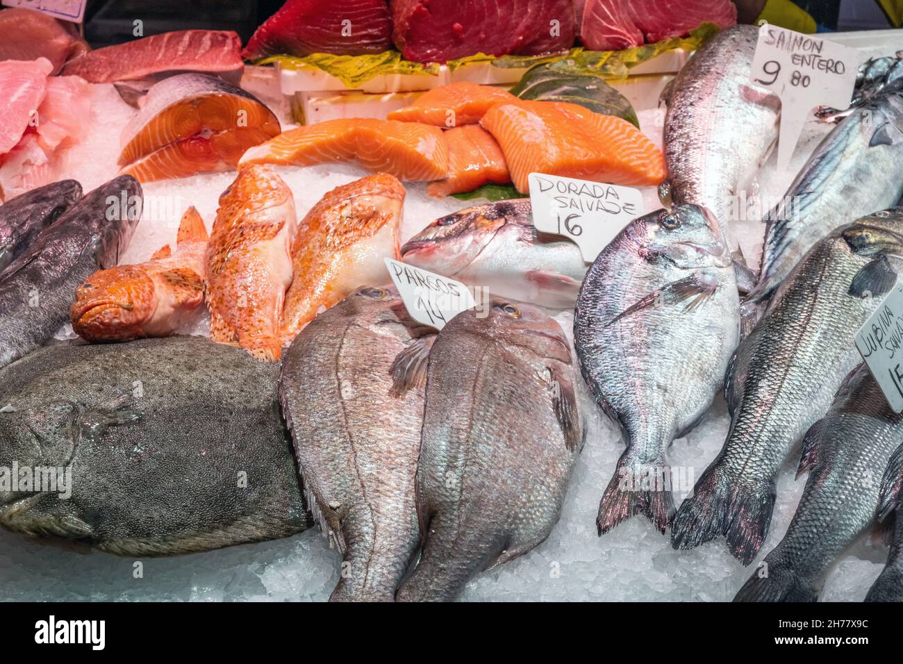 Fresh catch of fish for sale on a market in Barcelona Stock Photo - Alamy