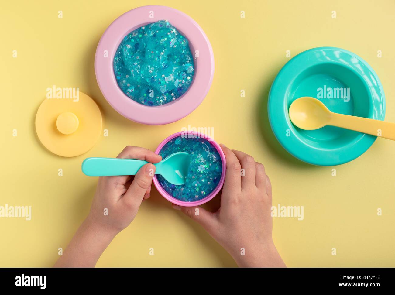 Child toy kitchen hi-res stock photography and images - Alamy