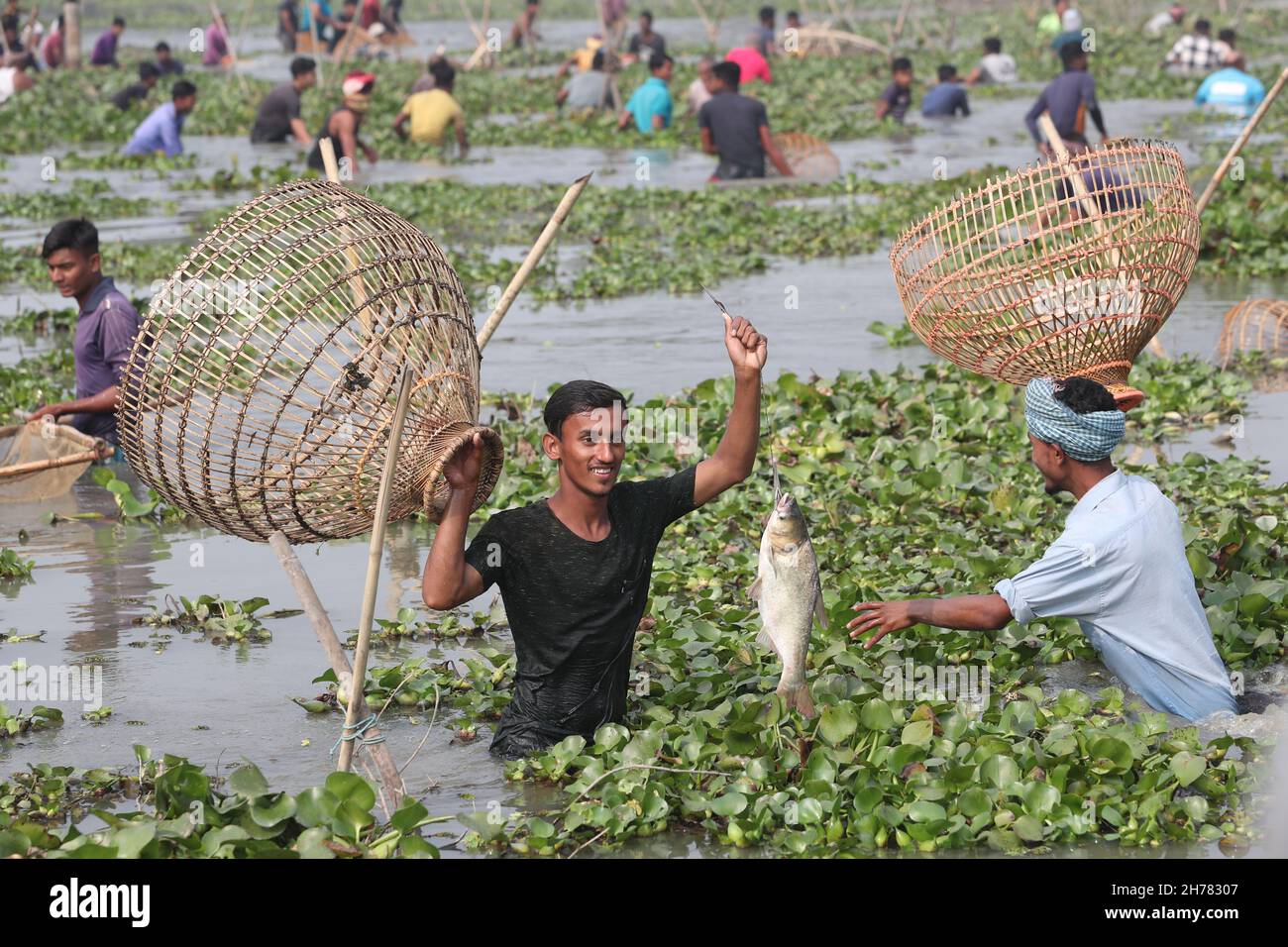 Polo Bawa Utshob a 200 year old festival. Villagers gather with their ...
