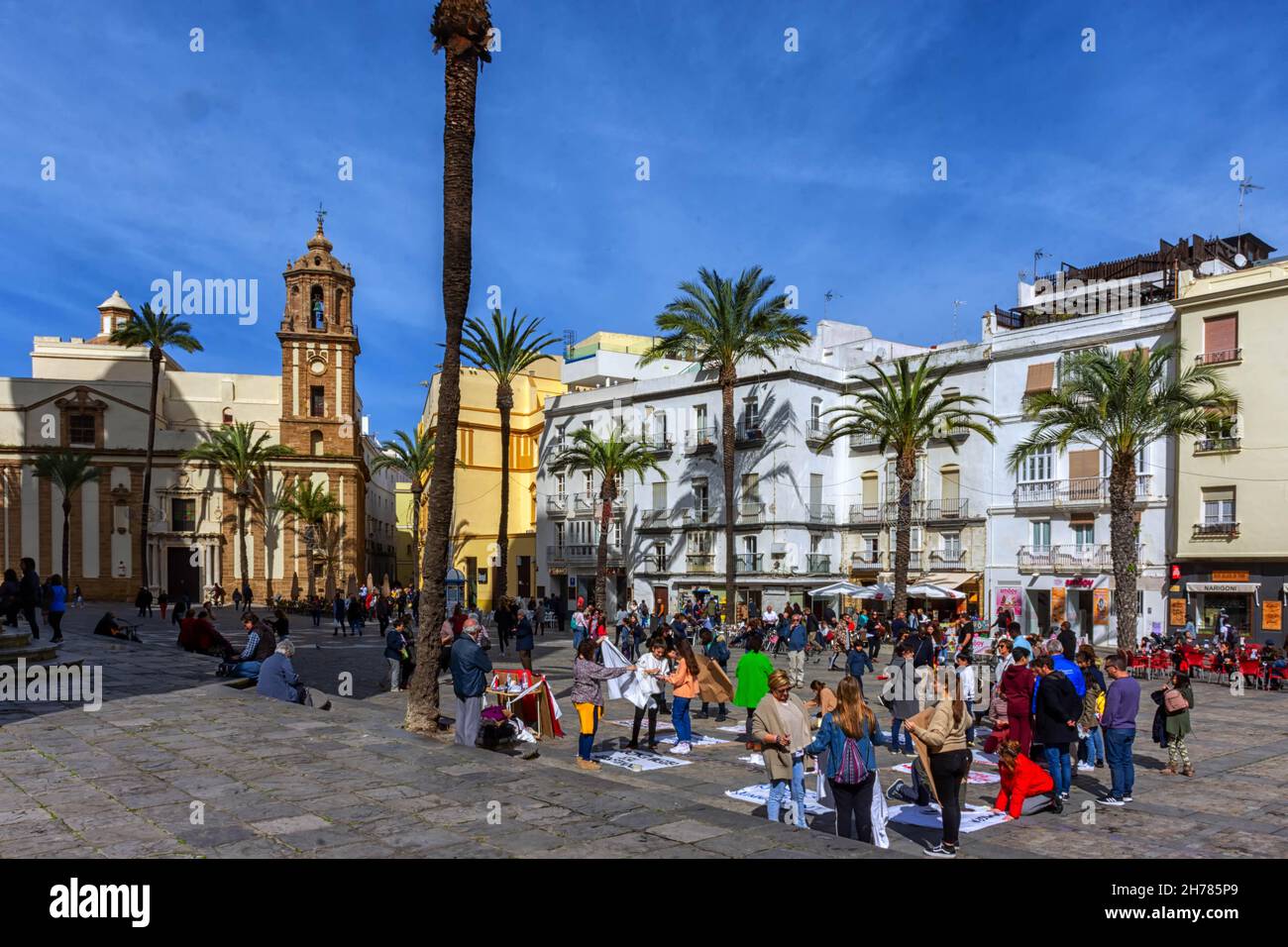 Plaza de la Catedral de Cádiz / Cadiz Cathedral Square Stock Photo - Alamy