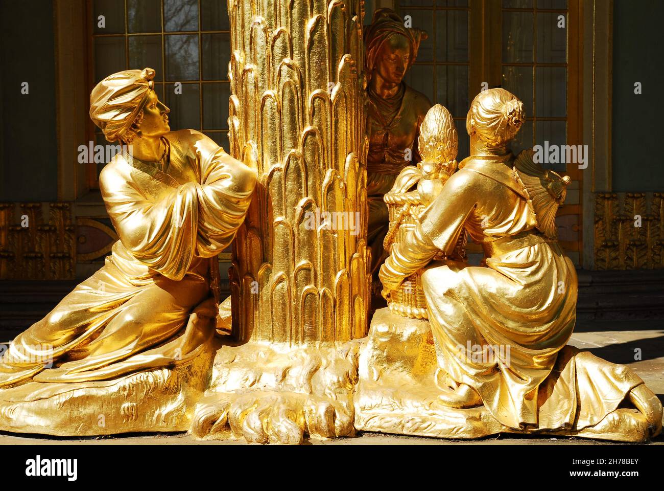 Potsdam Sans Souci golden chinese house Stock Photo - Alamy