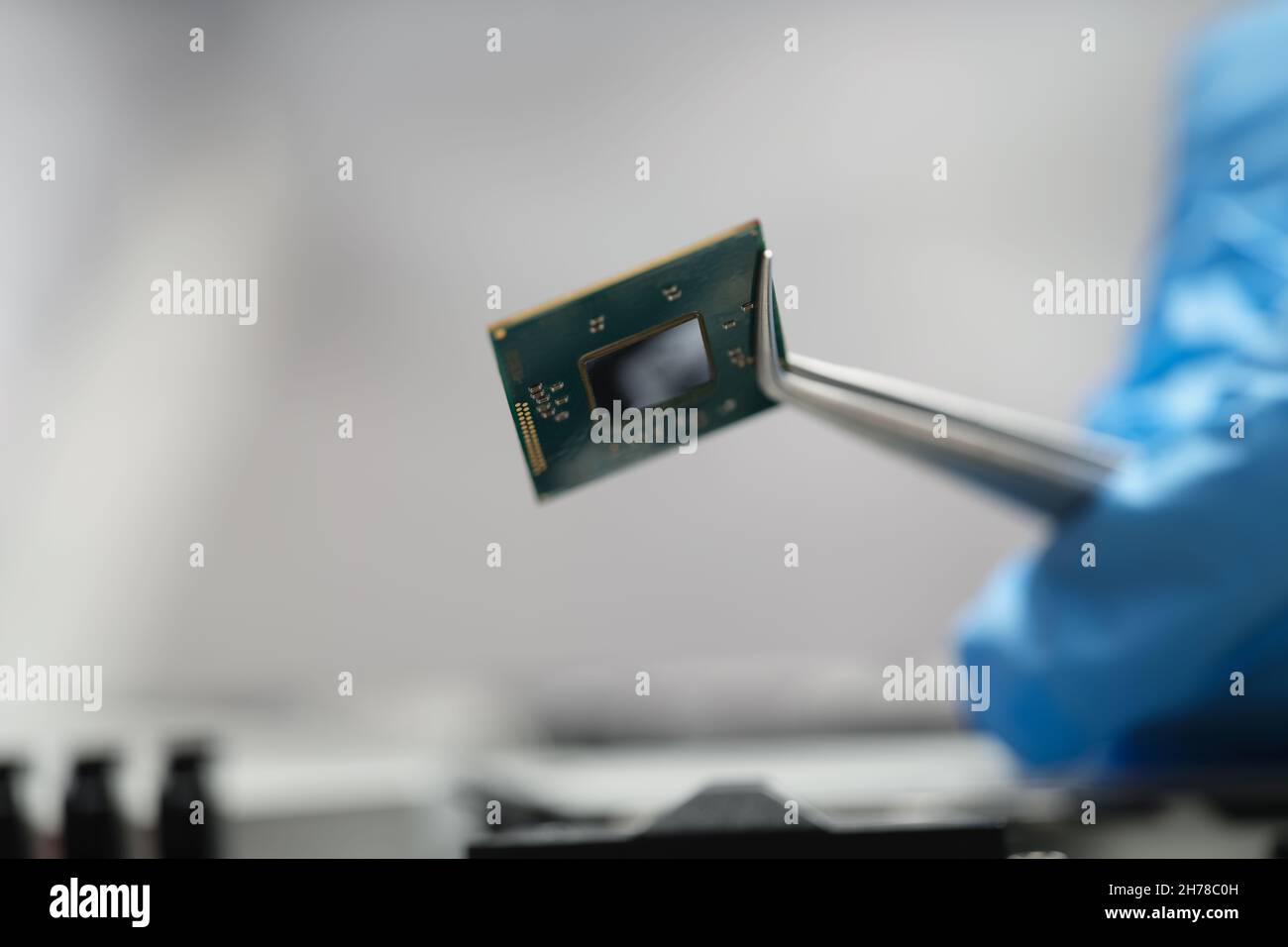 Microchip animal hi-res stock photography and images - Alamy