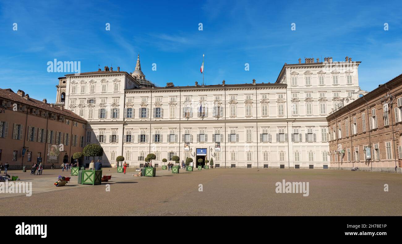 Facade and entrance of the Royal Palace (Palazzo Reale di Torino), XVI ...