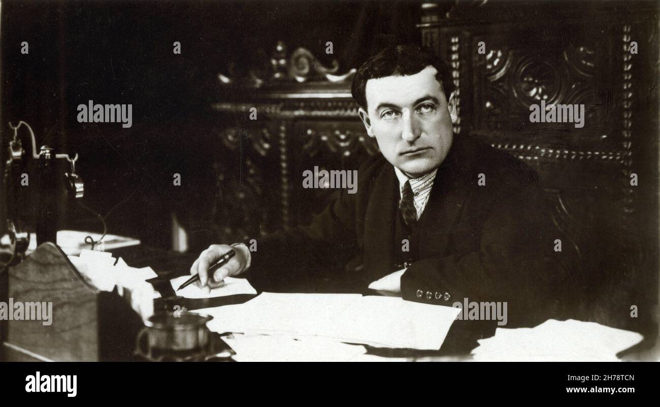 Portrait de Jules ROMAINS (1885-1972) ecrivain, philosophe, poete et ...