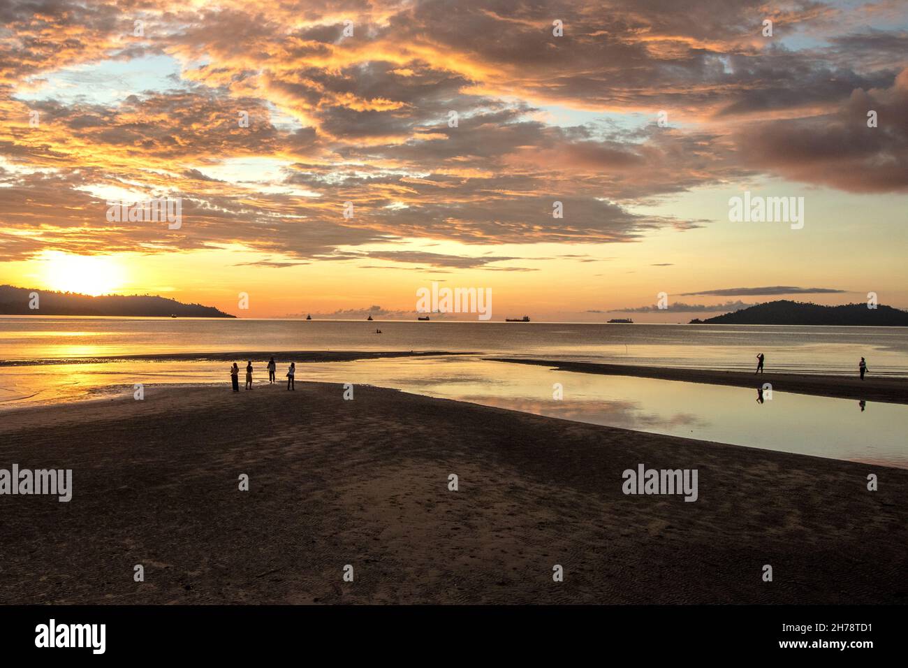 Children playing kota kinabalu hi-res stock photography and images - Alamy