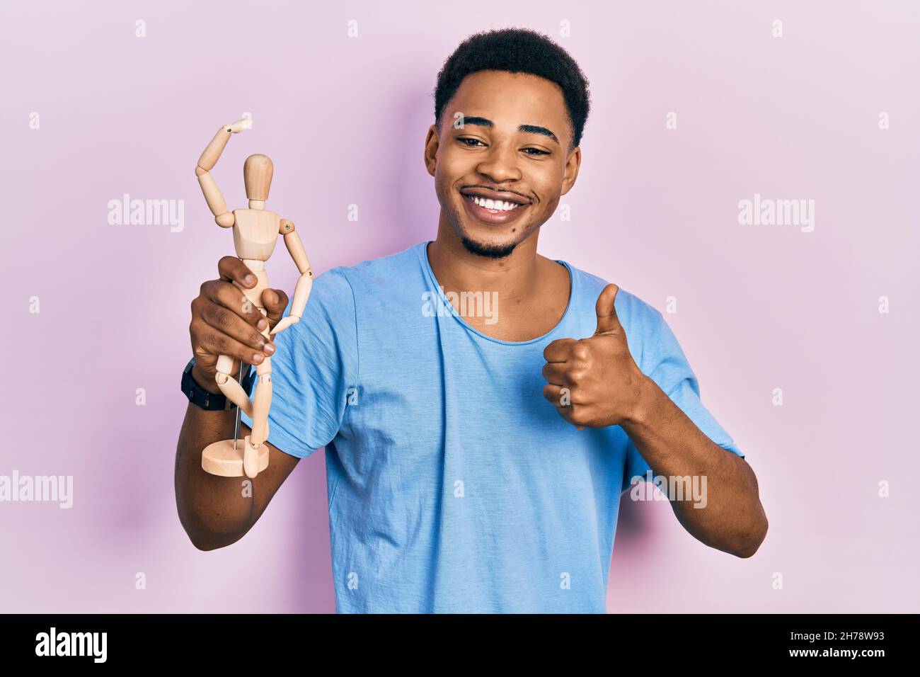 African wooden puppet hi-res stock photography and images - Alamy