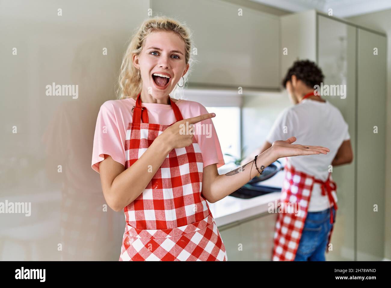 Husband wife doing dishes hi-res stock photography and images - Alamy