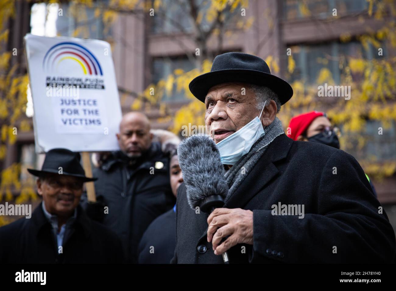 Frank Chapman speaks to over a thousand demonstrators who gathered at Federal Plaza in Chicago ...