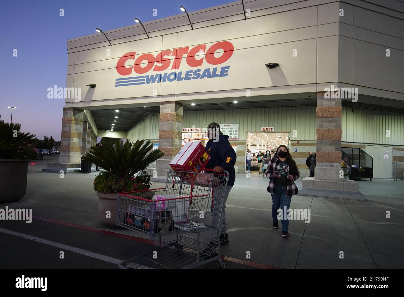 Thanksgiving logos hi-res stock photography and images - Alamy