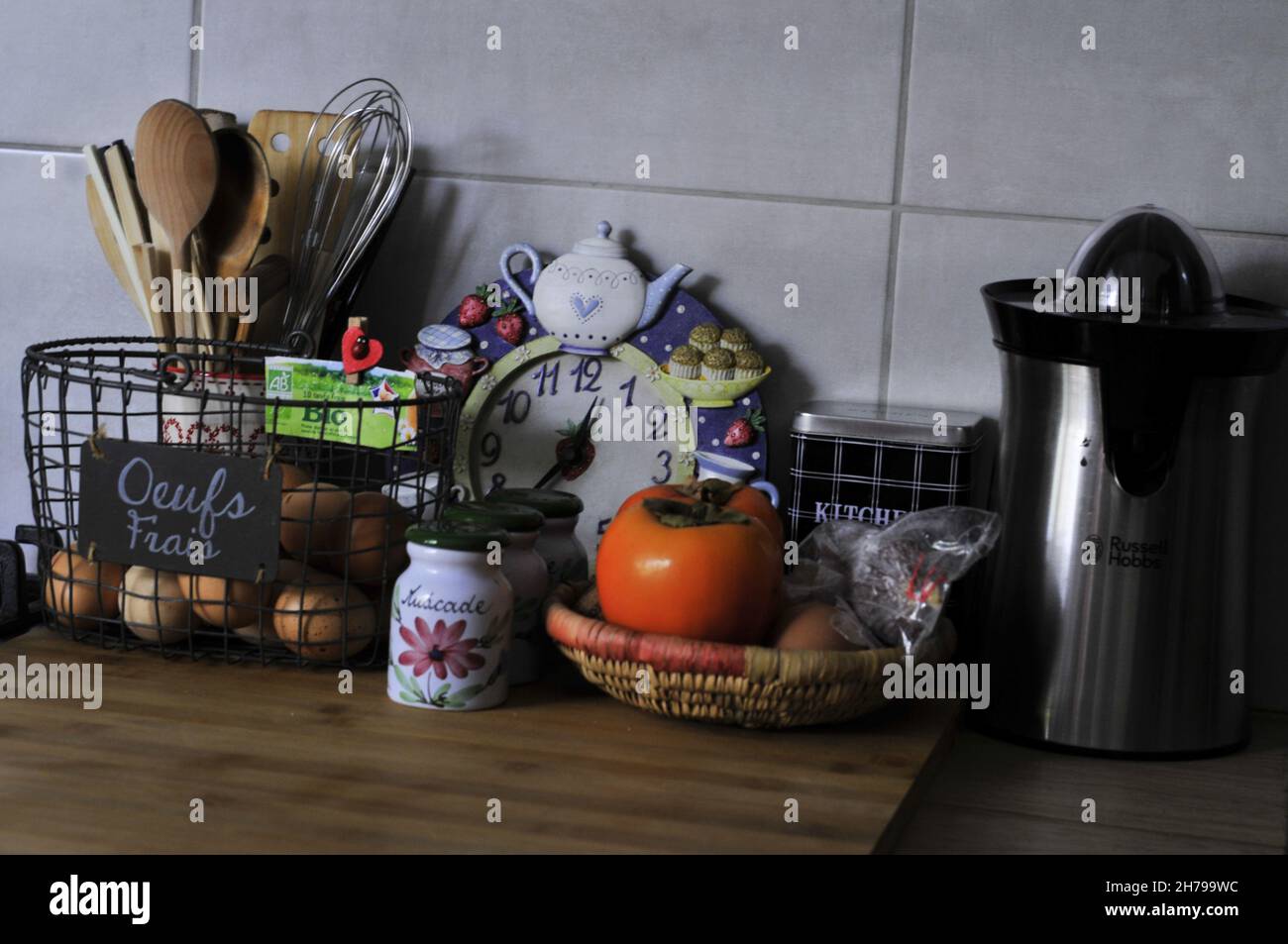 Dans la cuisine Stock Photo - Alamy