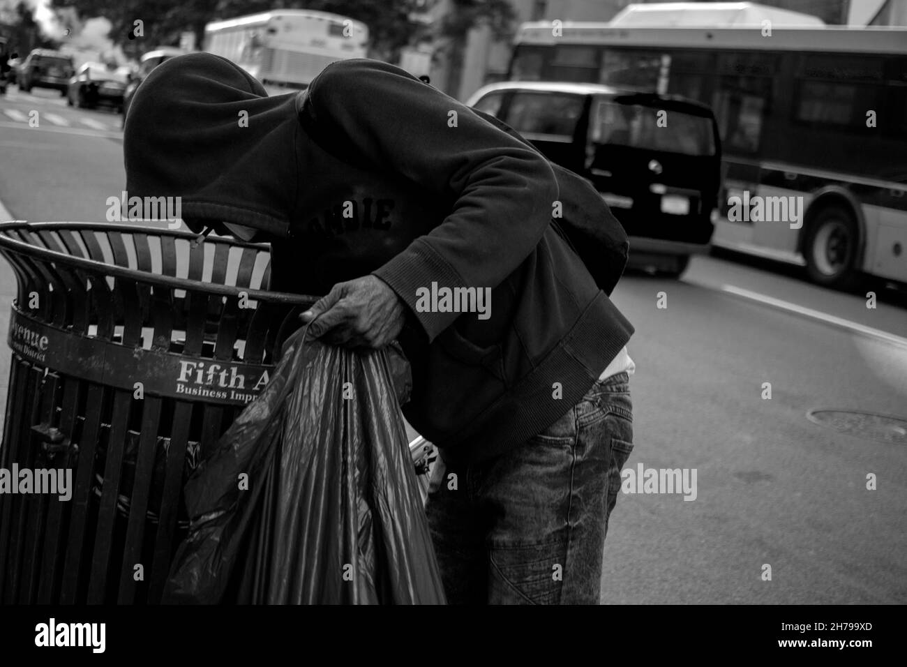 Shopping 002 Black and White Stock Photos & Images - Alamy