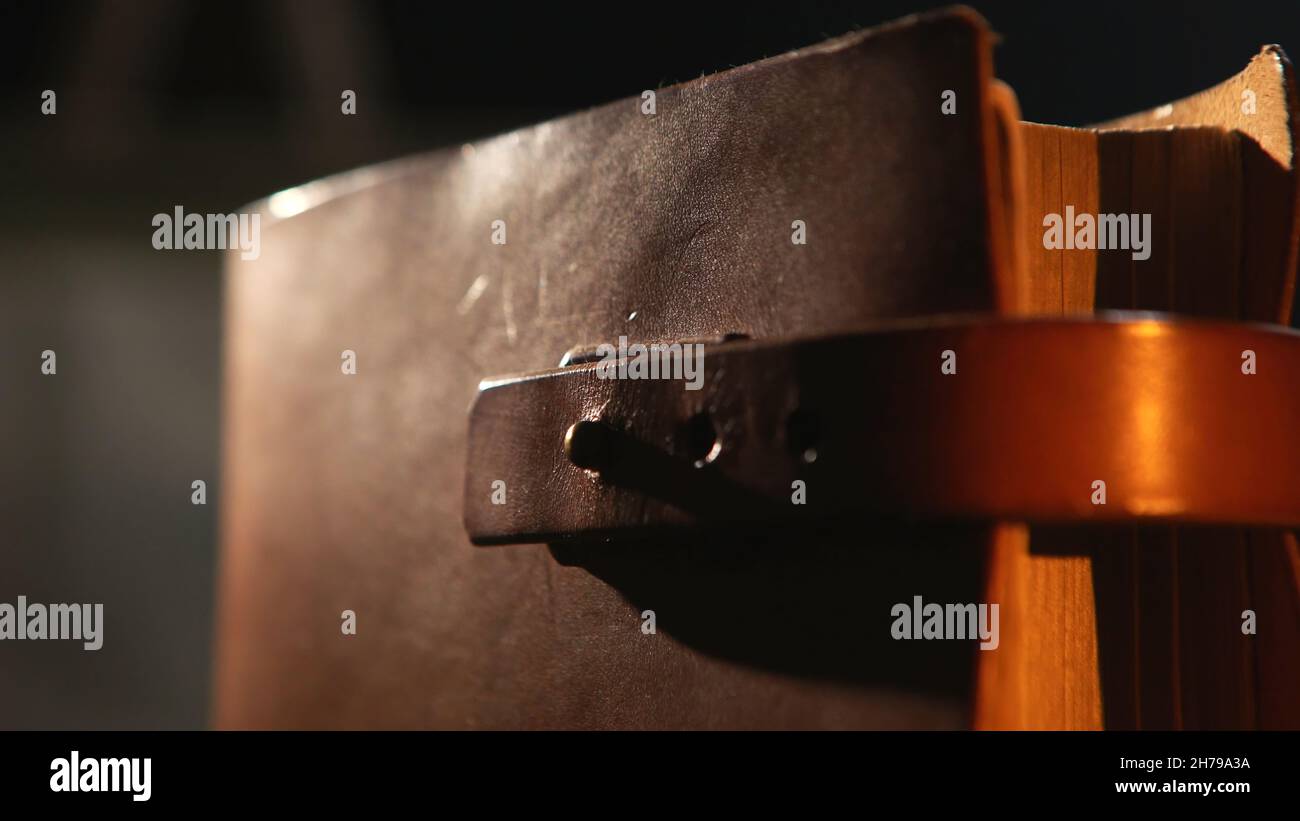 Leather bound books green hi-res stock photography and images - Alamy