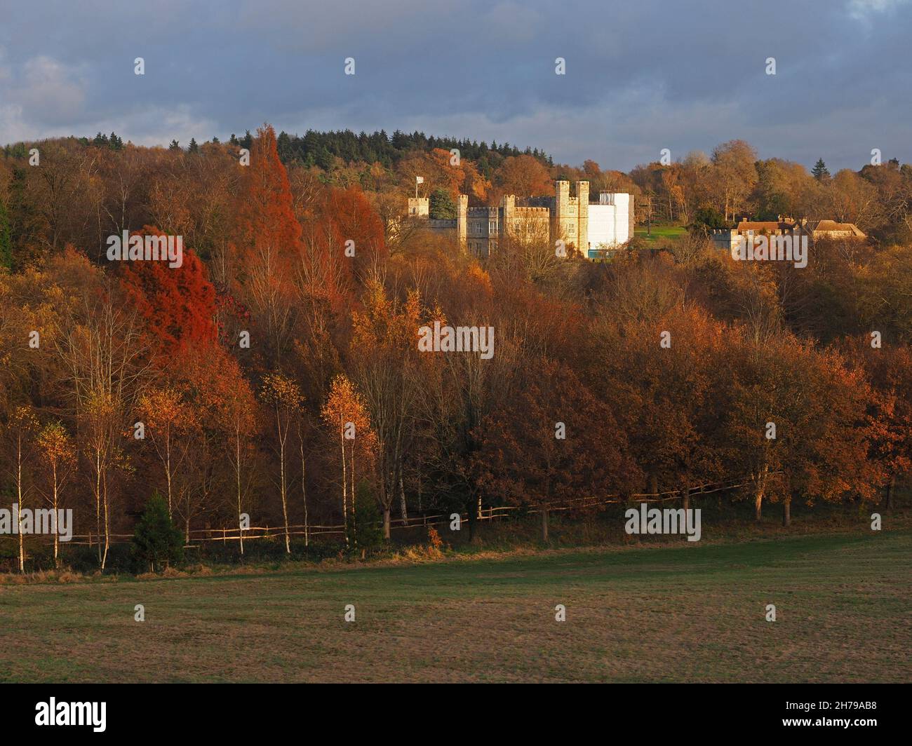 Leeds, Kent, UK. 21st Nov, 2021. UK Weather: stunning autumn colours ...