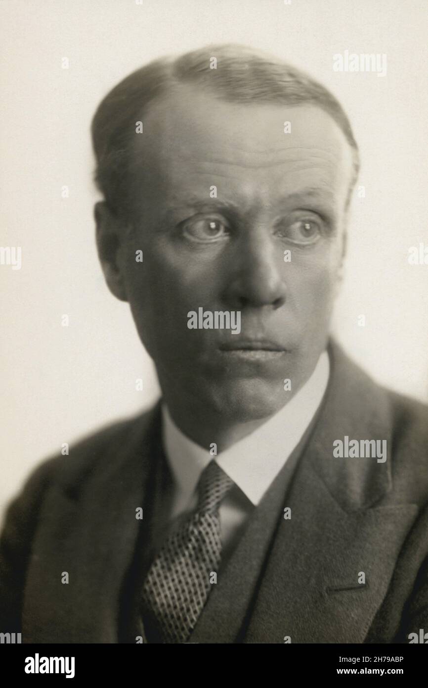 Lewis sinclair hi-res stock photography and images - Alamy