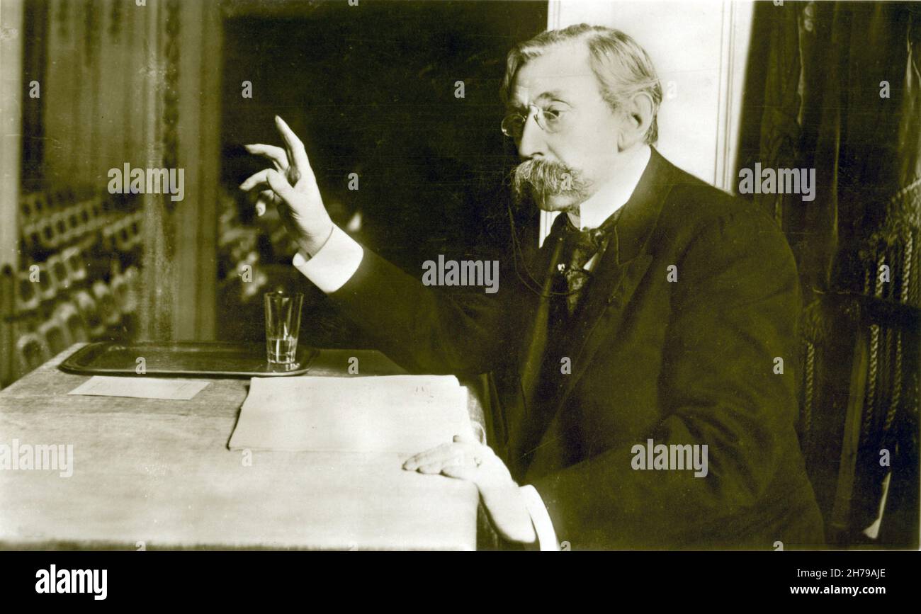Emile VERHAEREN ©Archives-Zephyr/Opale.photo *** Local Caption *** Stock Photo - Alamy