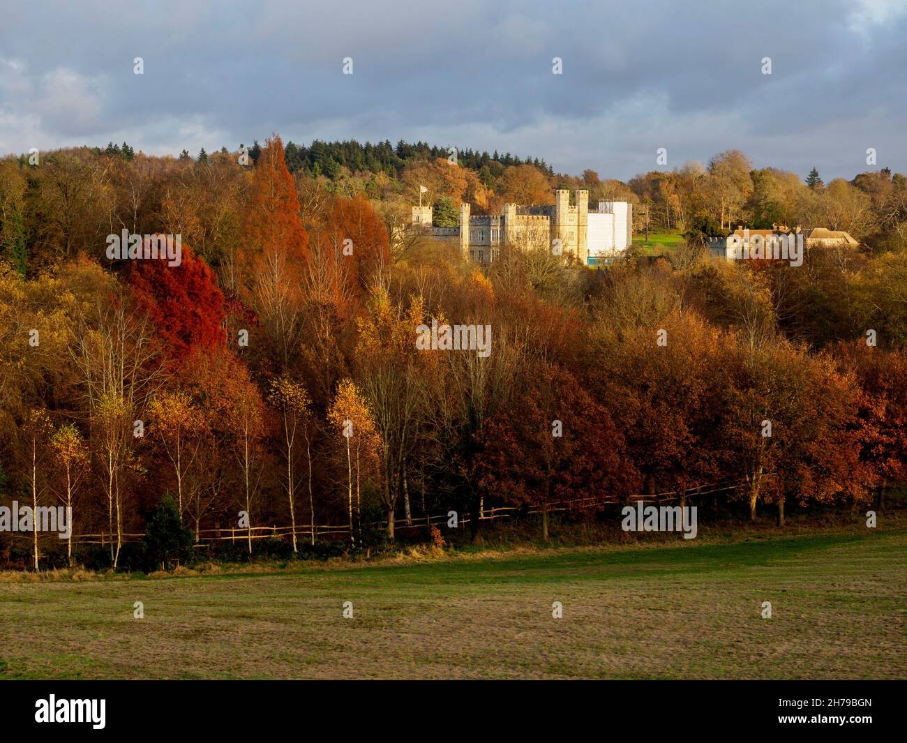 Leeds, Kent, UK. 21st Nov, 2021. UK Weather: stunning autumn colours ...