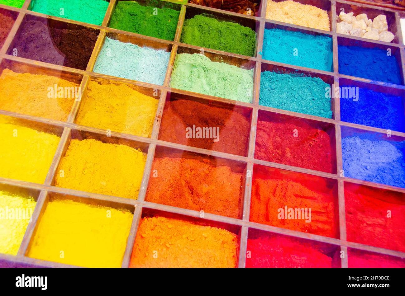 Colorful paint pigments on the market in Venice, Italy Stock Photo - Alamy