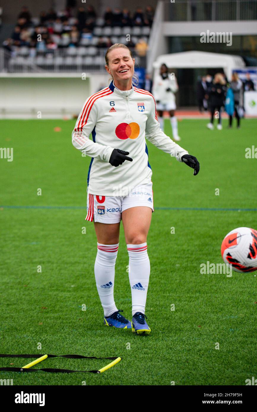 Issy Les Moulineaux, France. 21st Nov, 2021. Amandine Henry of ...