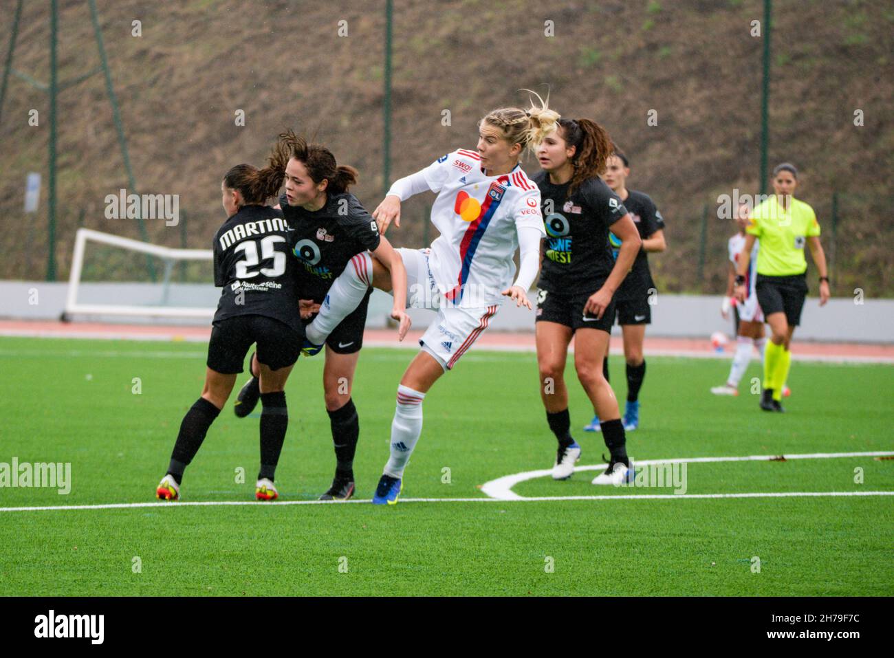Issy Les Moulineaux, France. 21st Nov, 2021. Philippine Le Loup De ...
