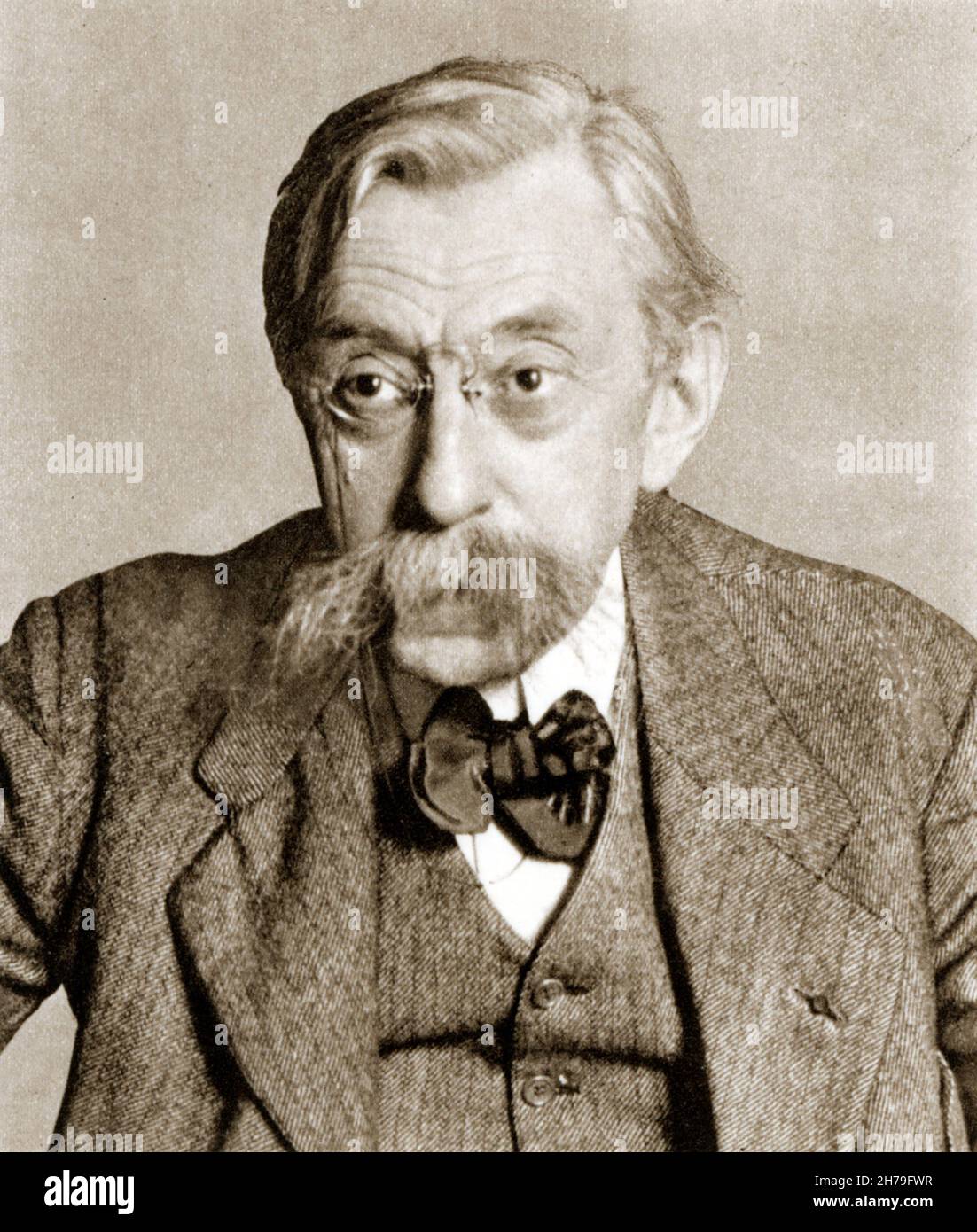 Emile VERHAEREN ©Archives-Zephyr/Opale.photo *** Local Caption *** Stock Photo - Alamy