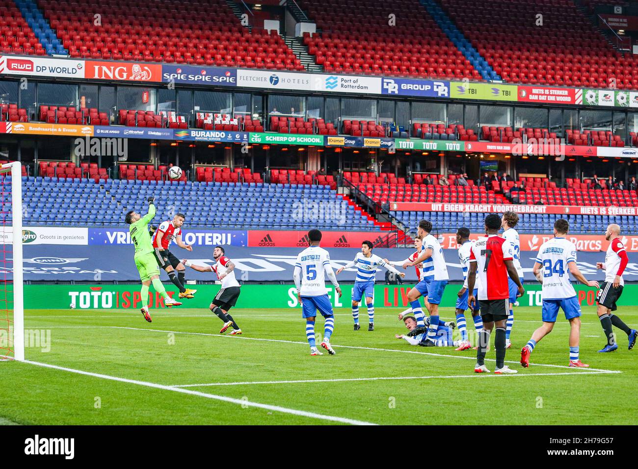 ROTTERDAM, 21-11-2021, Stadium de Kuip, Dutch eredivisie, 2021 / 2022, Feyenoord - PEC Zwolle ...