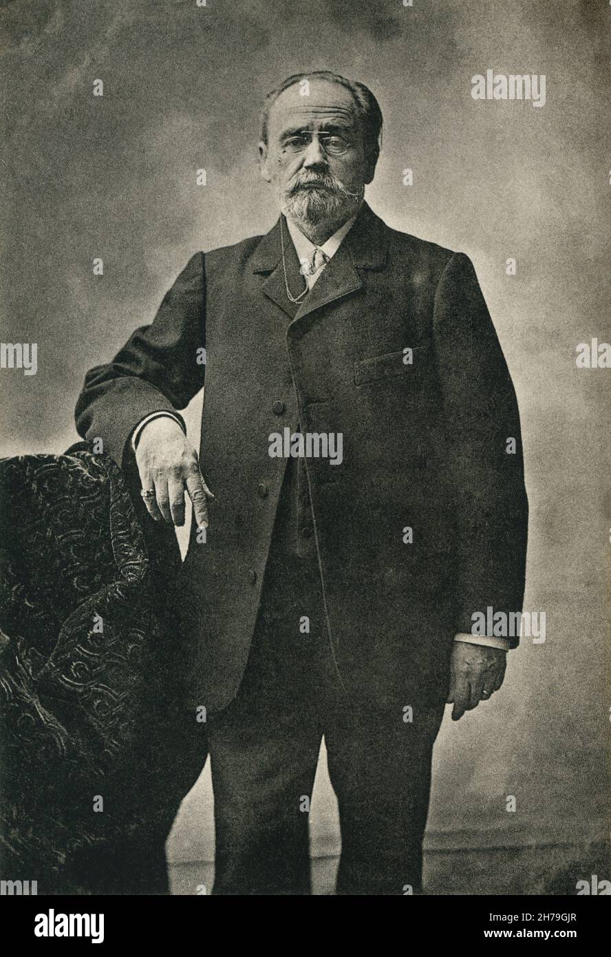 Portrait de l'ecrivain Emile Zola (1840-1902) par le photographe Gerschel 1902 ©Archives-Zephyr ...