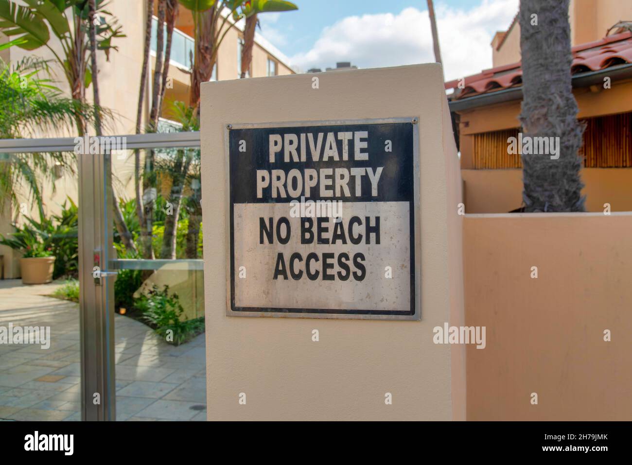 Private beach sign california hi-res stock photography and images - Alamy
