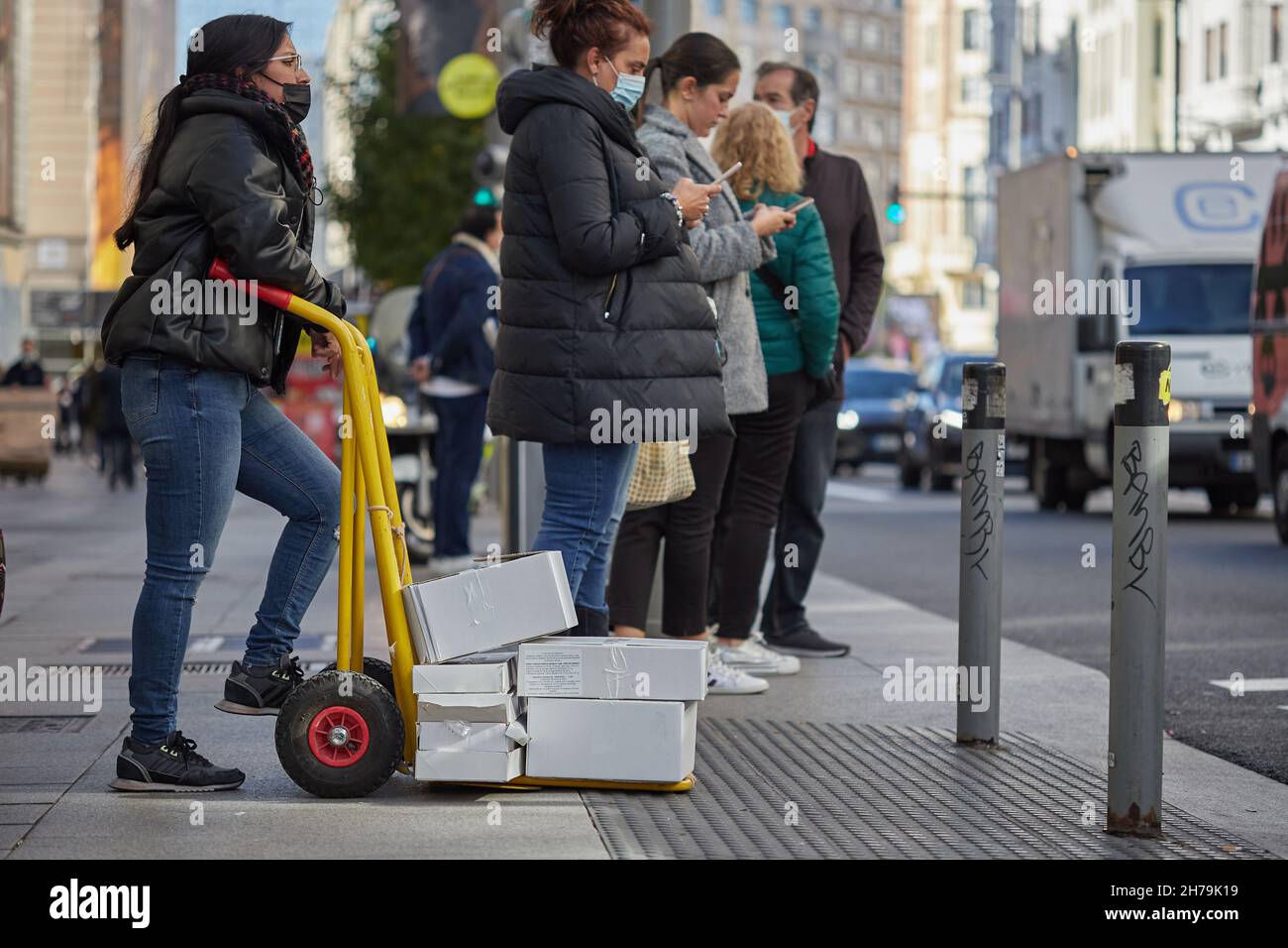 Woman postal worker spain hi-res stock photography and images - Alamy