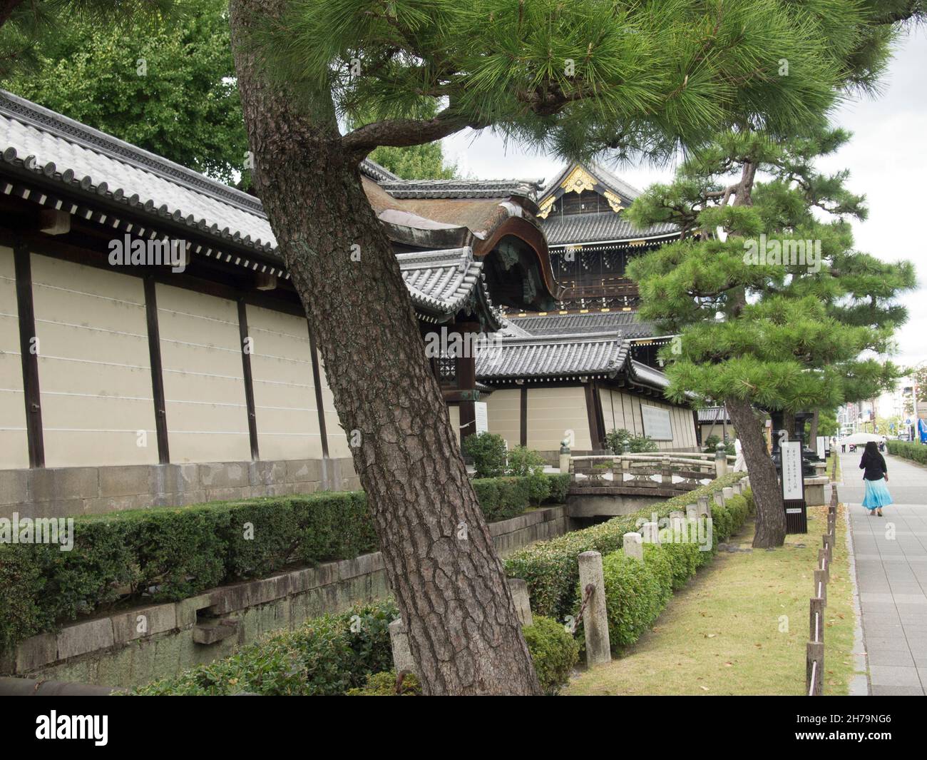 Japanese architecture and textures hi-res stock photography and images ...