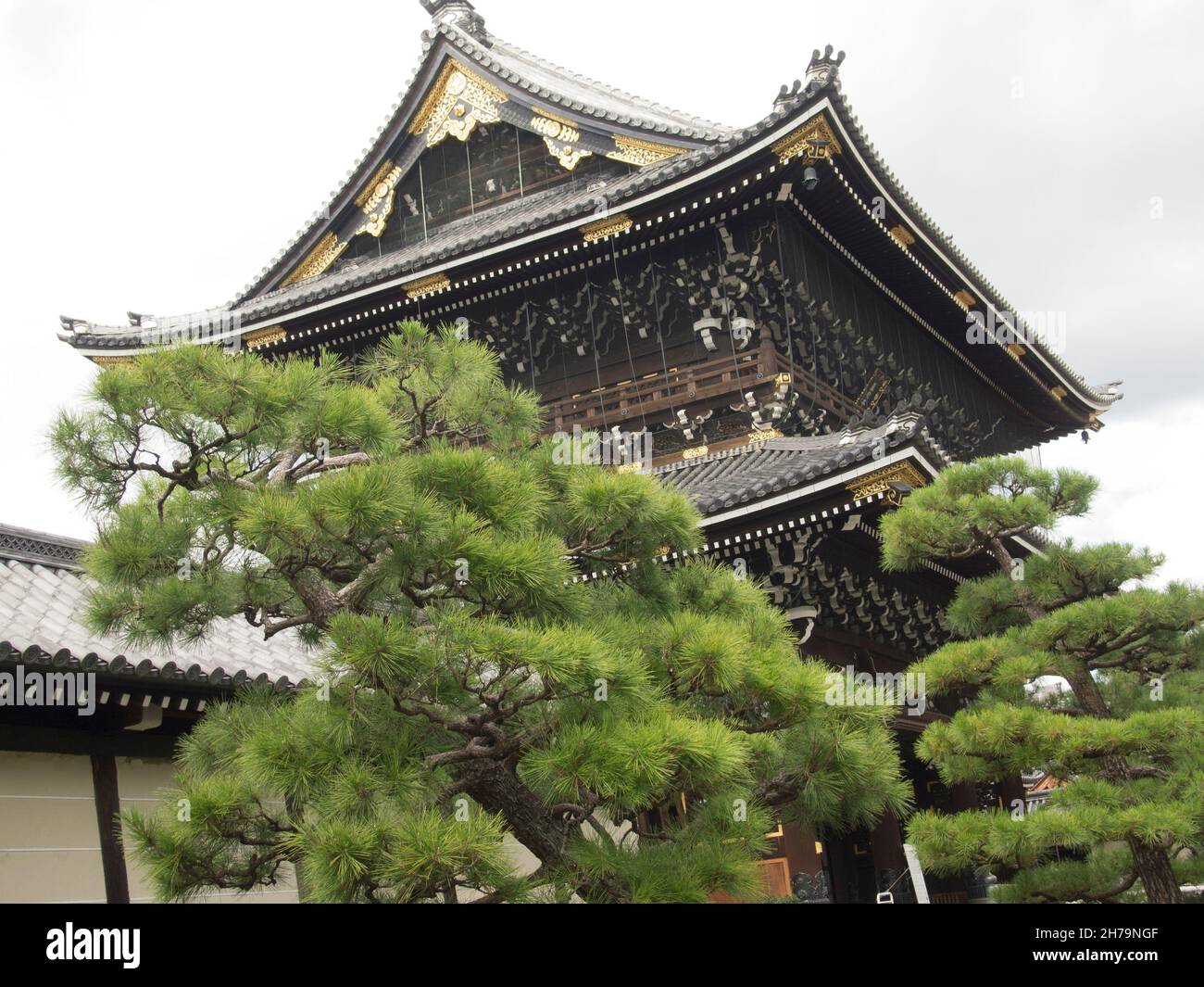 (東本願寺), or, ″the Eastern Monastery of the Original Vow″, is one of two ...