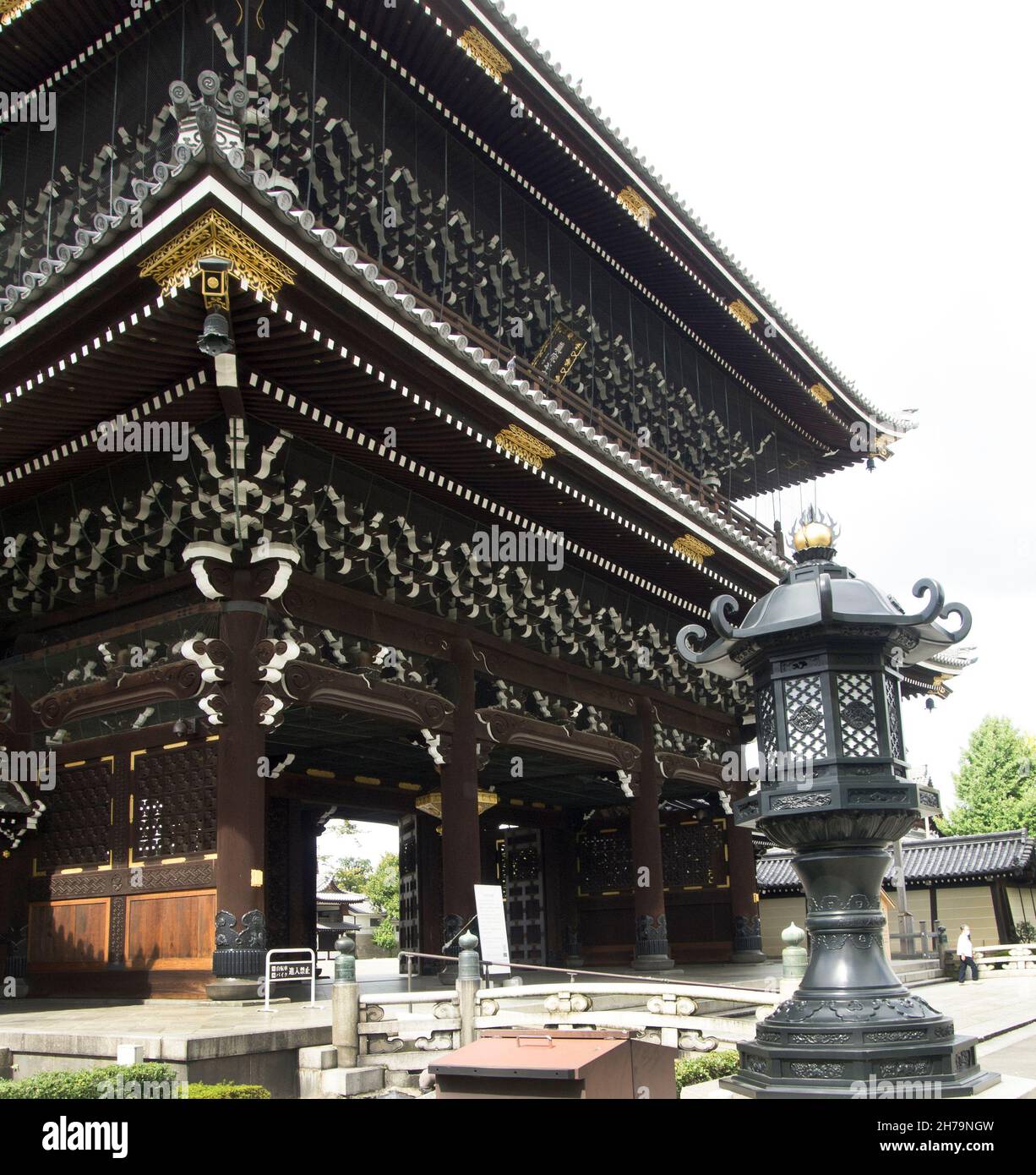 Japanese architecture and textures hi-res stock photography and images ...