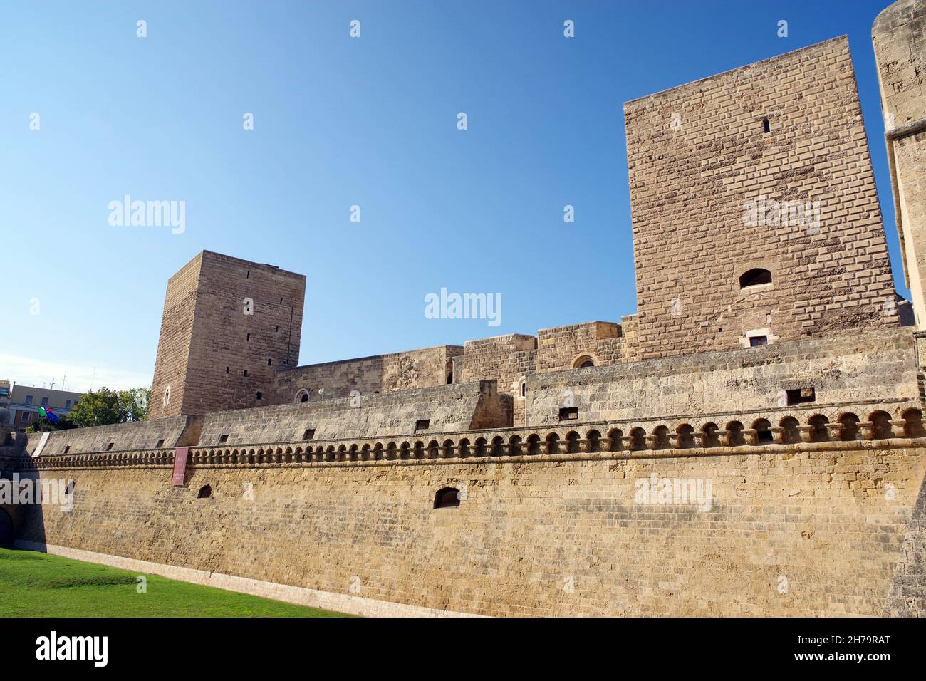 Apulia italy castle fortress hi-res stock photography and images - Alamy