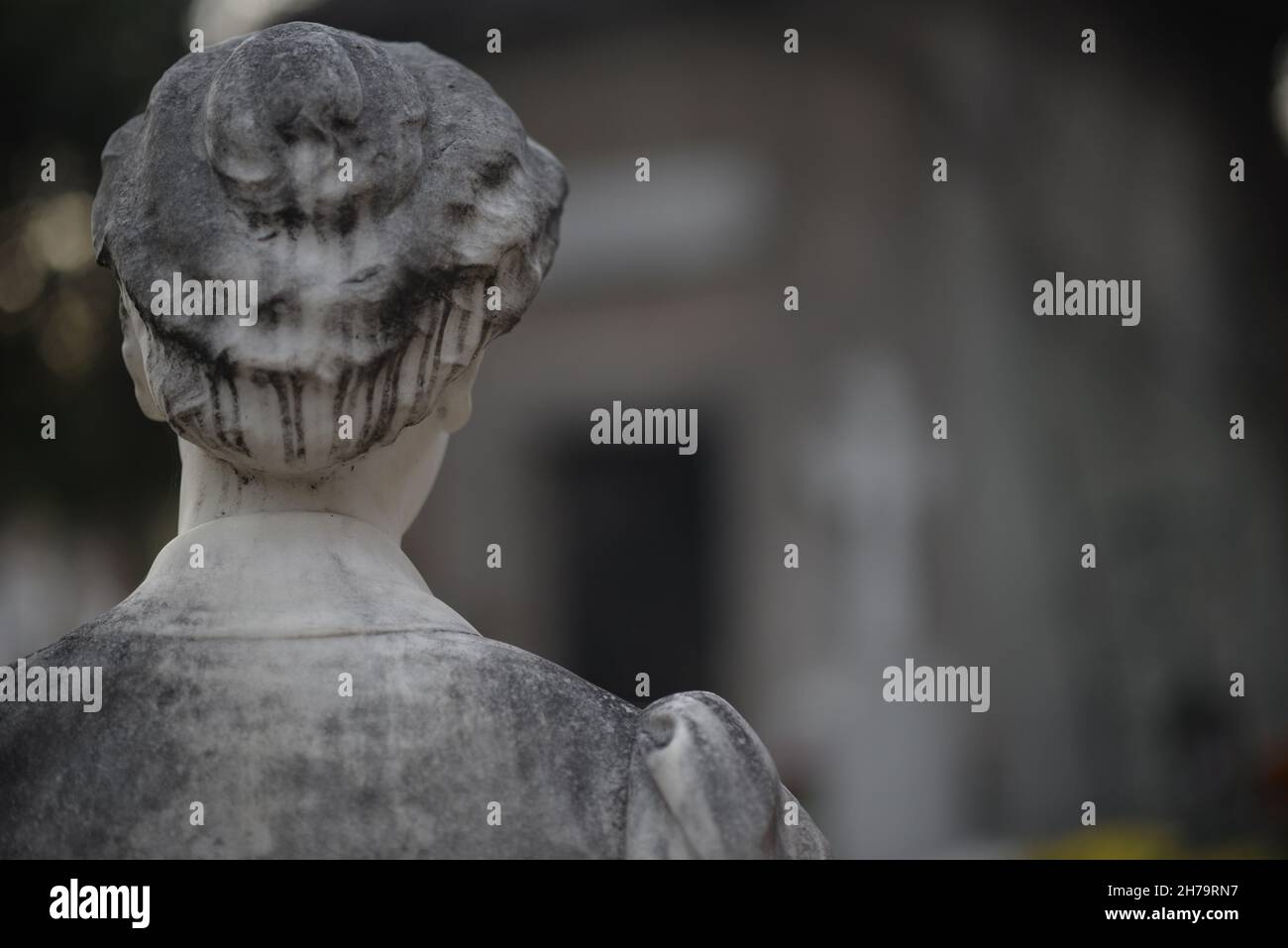 marble statue in cemetery Stock Photo - Alamy