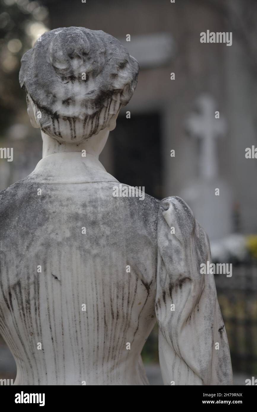 marble statue in cemetery Stock Photo - Alamy