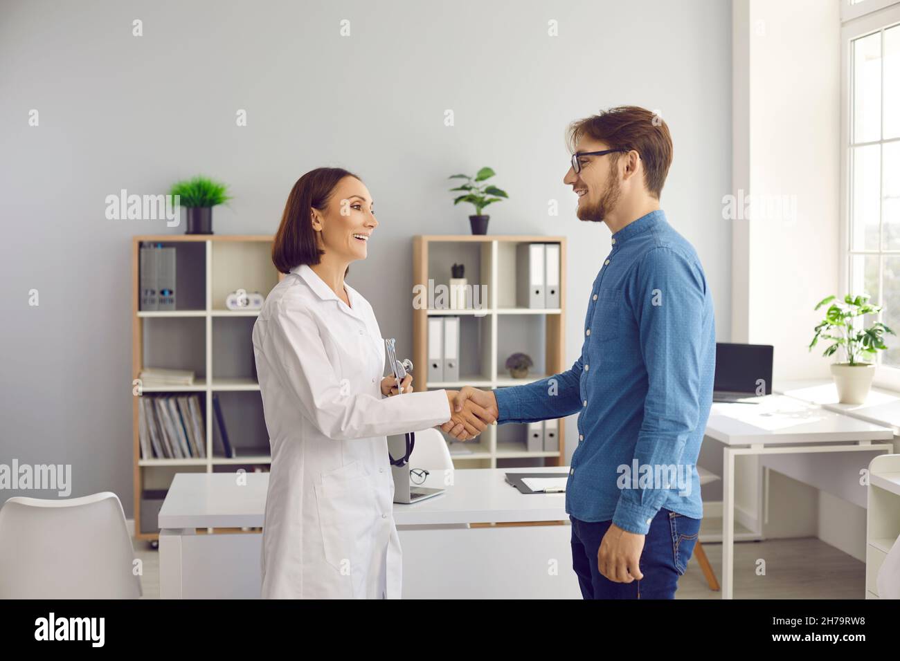 Medical service hi-res stock photography and images - Alamy
