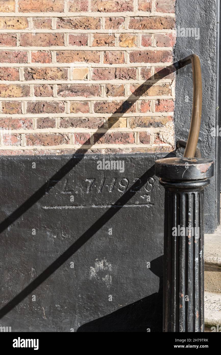 Tide mark wall hi-res stock photography and images - Alamy