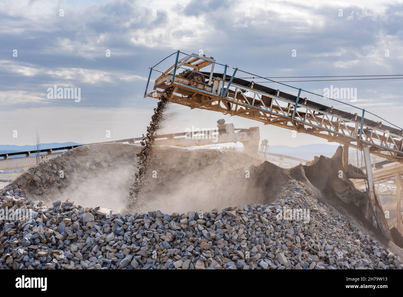 Rock conveyor hi-res stock photography and images - Alamy