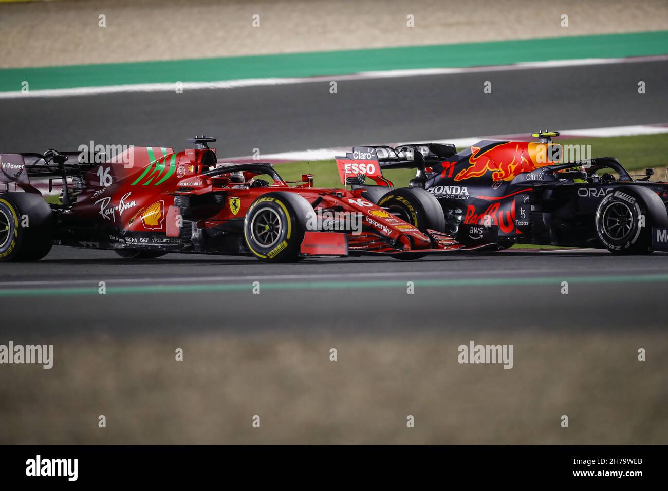 16 LECLERC Charles (mco), Scuderia Ferrari SF21, action 11 PEREZ Sergio (mex), Red Bull Racing ...