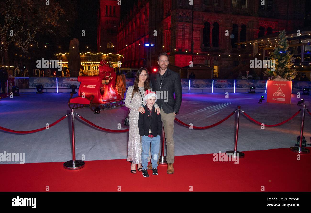LONDON, ENGLAND - NOVEMBER 15: Stefan, Hannah & Grayson (Son) Michalak ...