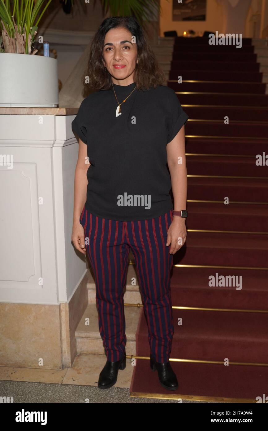 Berlin, Germany. 21st Nov, 2021. Actress Ilknur Boyraz arrives for the ...
