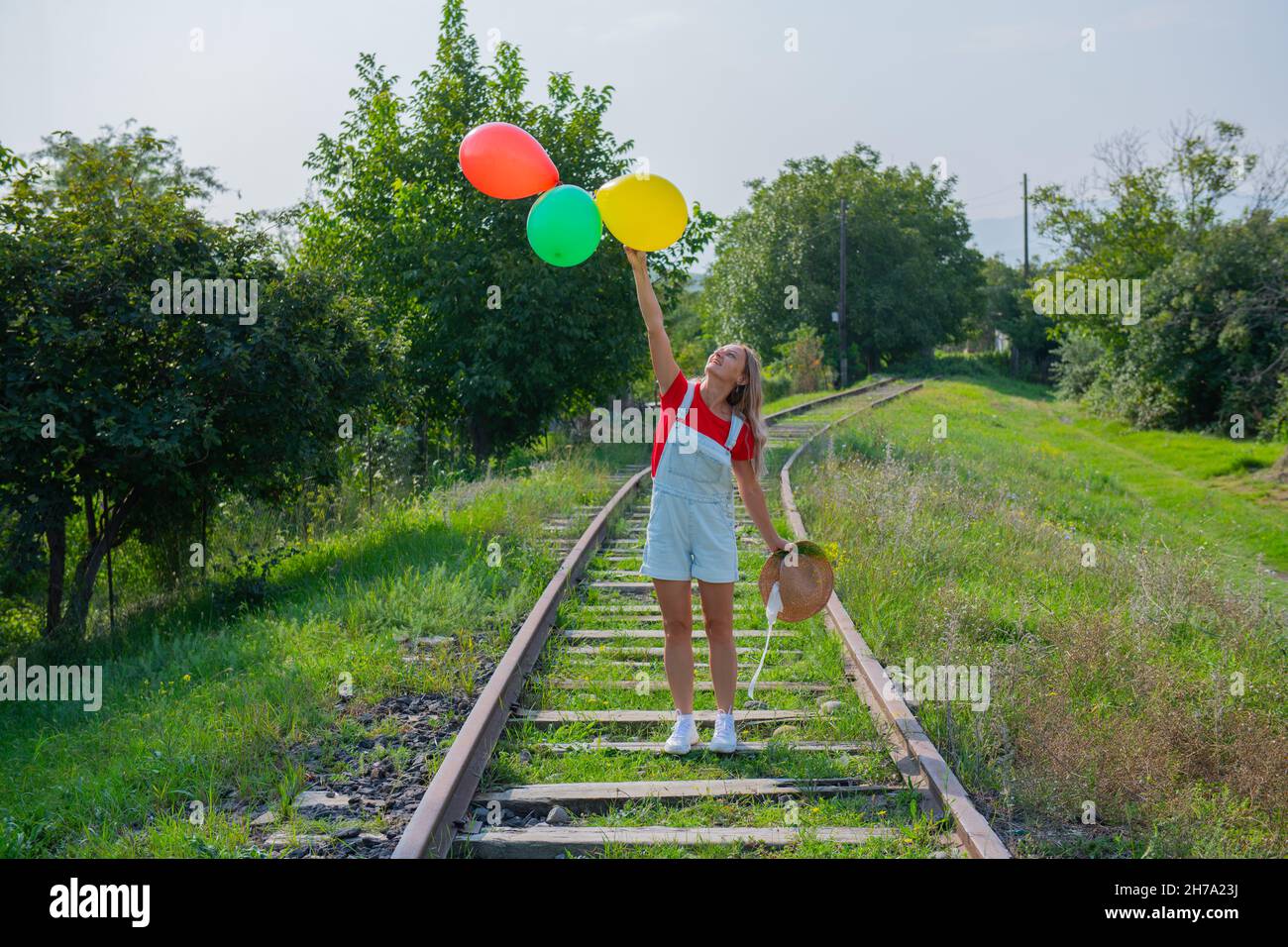 Railroad in nature hi-res stock photography and images - Alamy