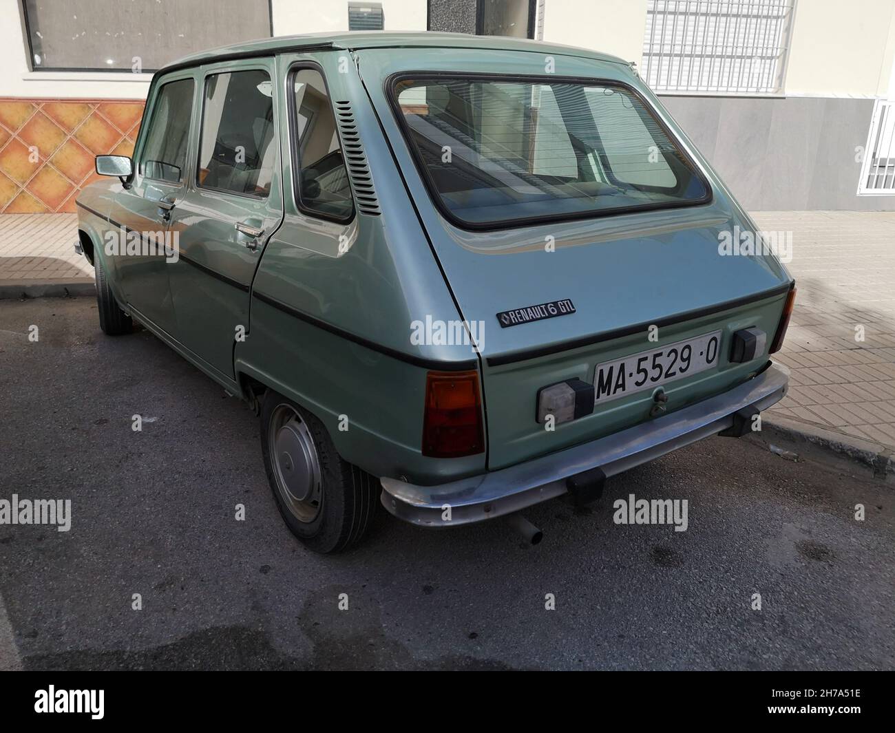 6 cars hi-res stock photography and images - Alamy